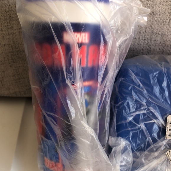 Tupperware | Kitchen | Nip Tupperware Marvel Iron Man Sandwich Keeper ...